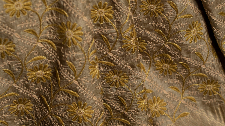 Sitara: Chikankari & Kaamdani on Handwoven Tussar – yarrnsbybarnali